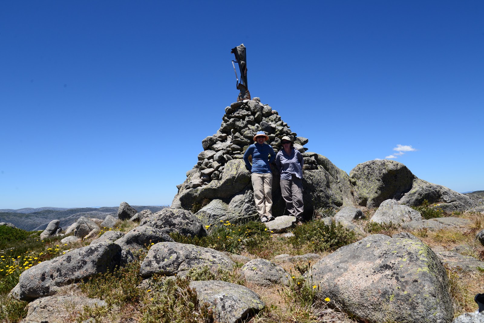 walkabouters club of victoria inc: Pretty Valley - Tawonga Huts - Mount ...