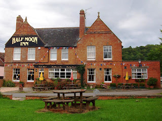 The Half Moon Inn: Stoke Saint Mary