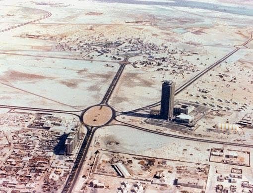 The trade center roundabout back then... : r/dubai