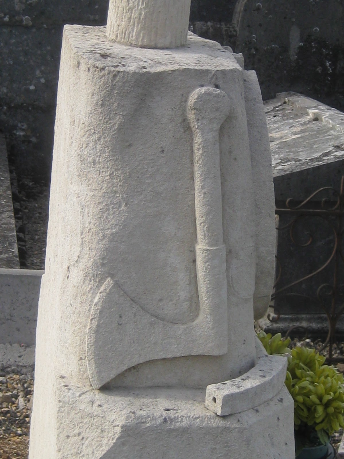 Detritus of Empire: Tree Shaped Tombstones - A Continental Specimen