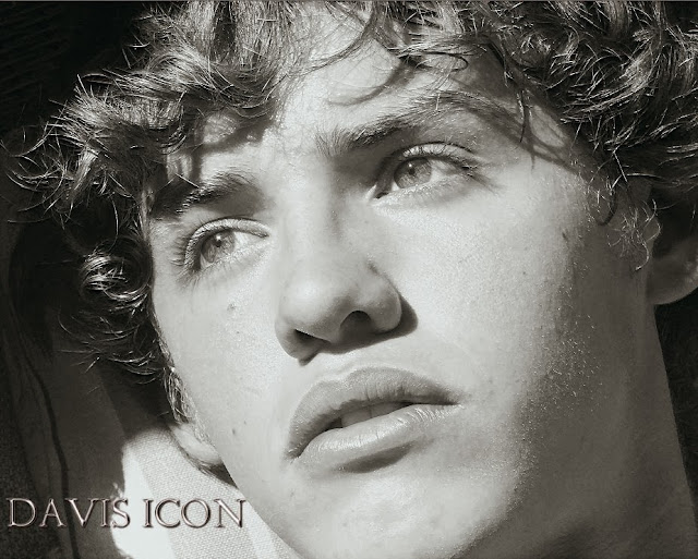 Favorite Hunks & Other Things: Exemplar: Sean by DAVISICON