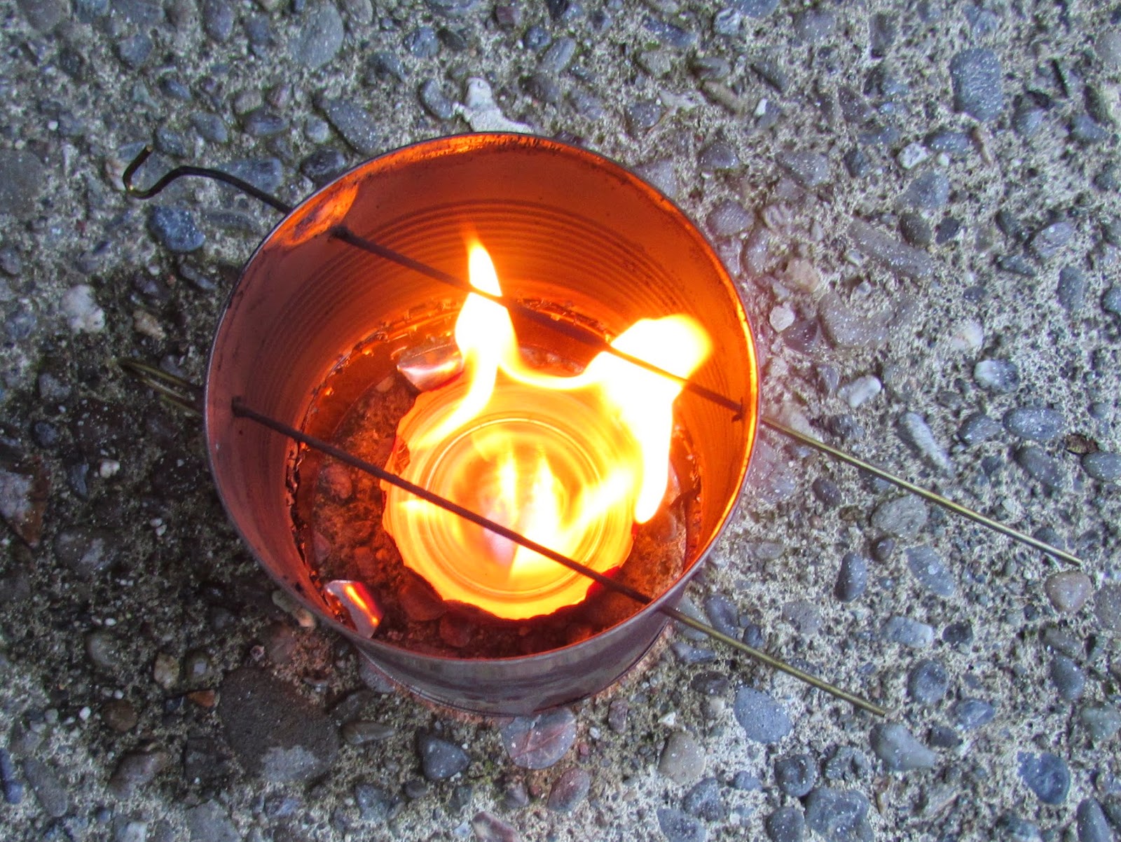 Estoy vagando (I am wandering): Homemade Soda Can Camp Stove