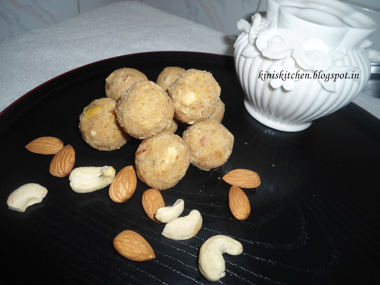 Gondh ke Laddu (jaggery )