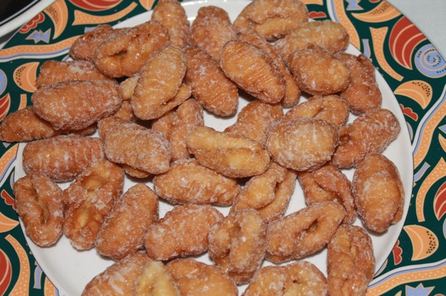 Jinsi Ya Kutengeneza Karanga Za Mayai.