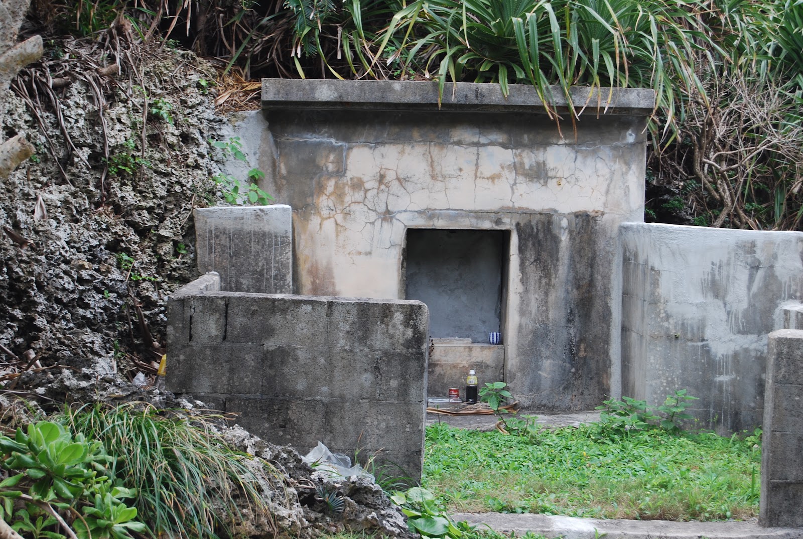 Japan Journal: Okinawan tombs