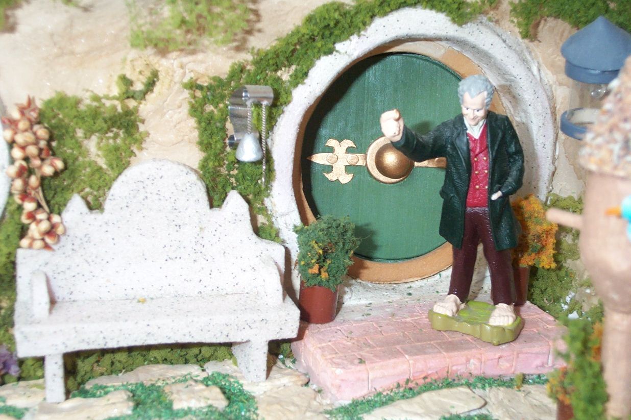 My Little House: Hobbit House Model