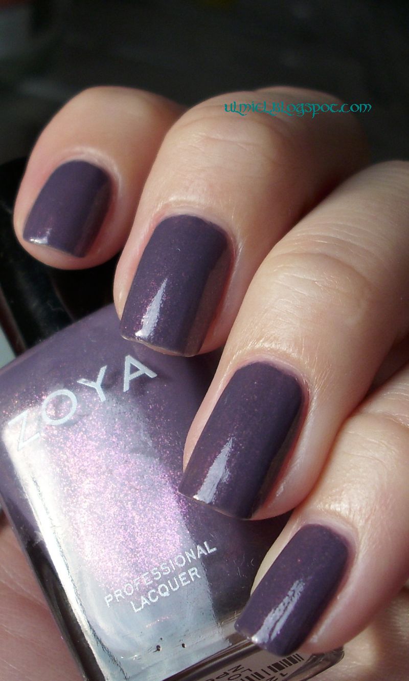 Did someone say nail polish?: Penélope's Lotus with Zoya's Lotus