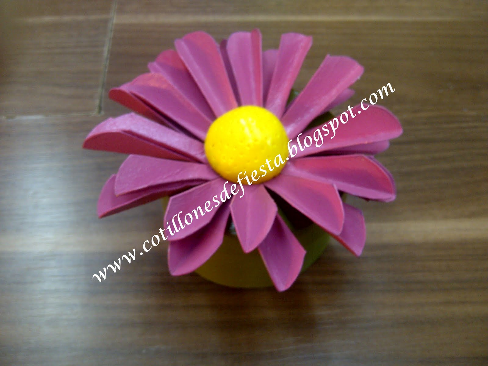 CLUB VENEZUELA ARTESANAL: FLORES DE CARTÓN