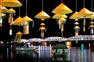 Non La, A Symbol of Vietnamese’ Charm and Romance ~ Beauty Of Vietnam