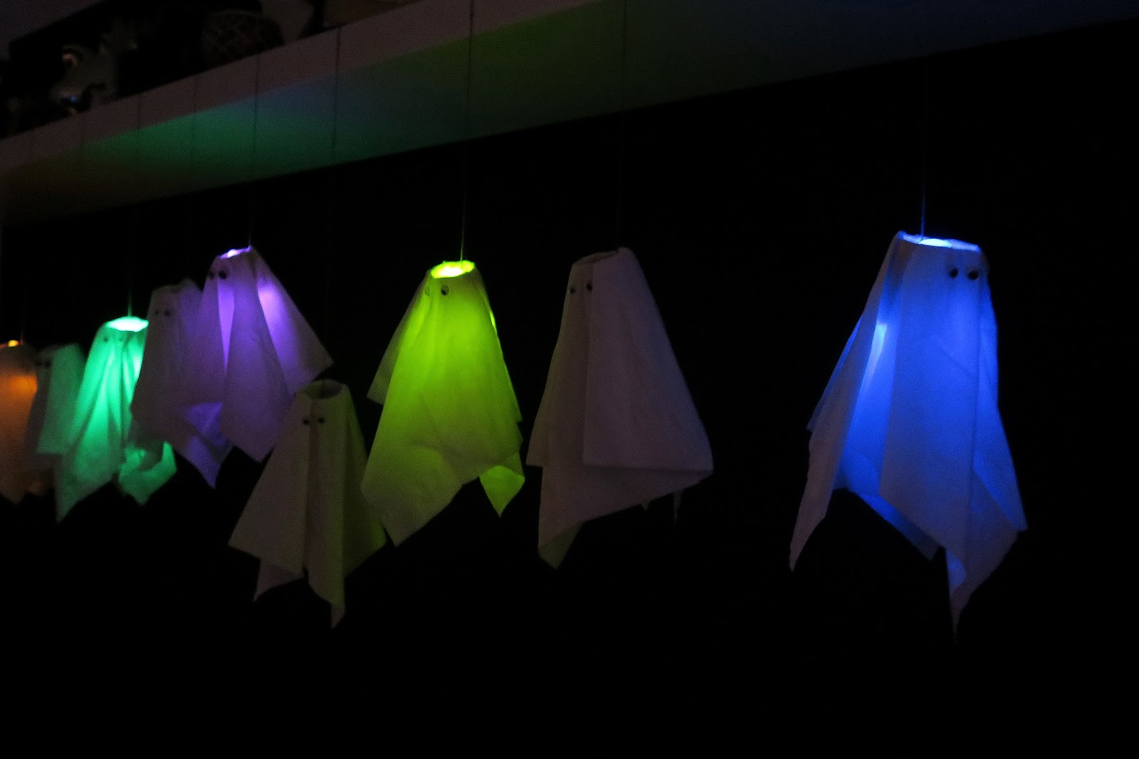 Last minute tissue ghosts | mamaisdreaming.blogspot.co.uk