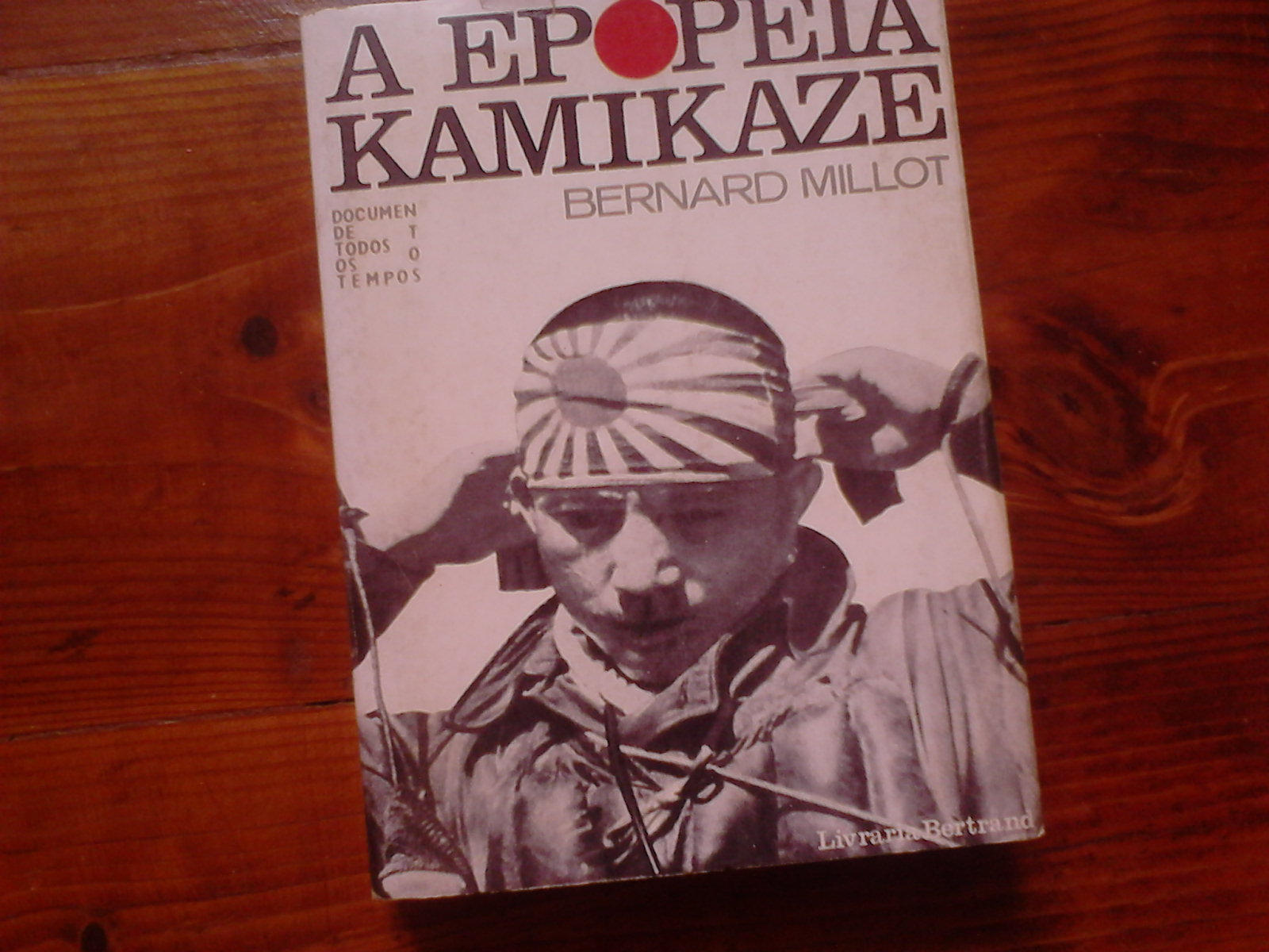 Livraria da Lapa: A epopeia Kamikaze, Bernard Millot