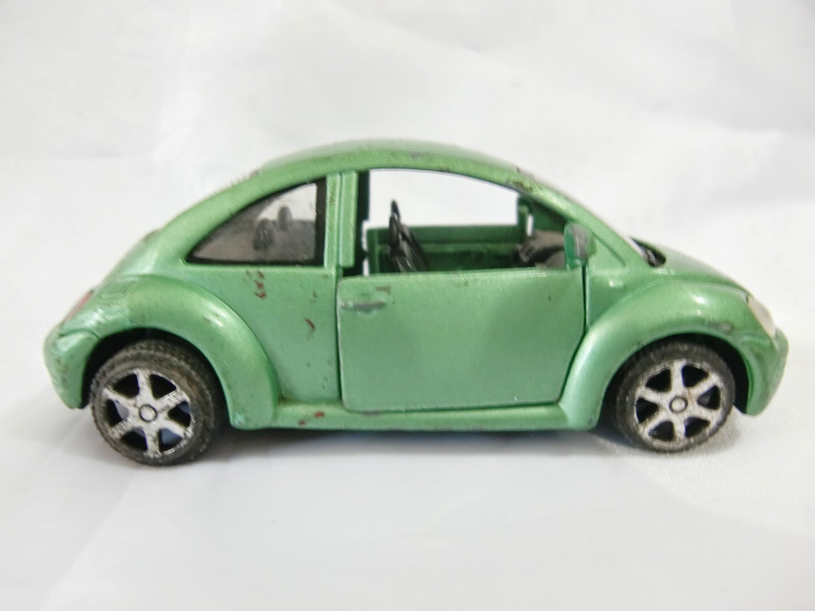 CILEGON ANTIK: Diescast : Mobil Sedan VW Warna Hijau