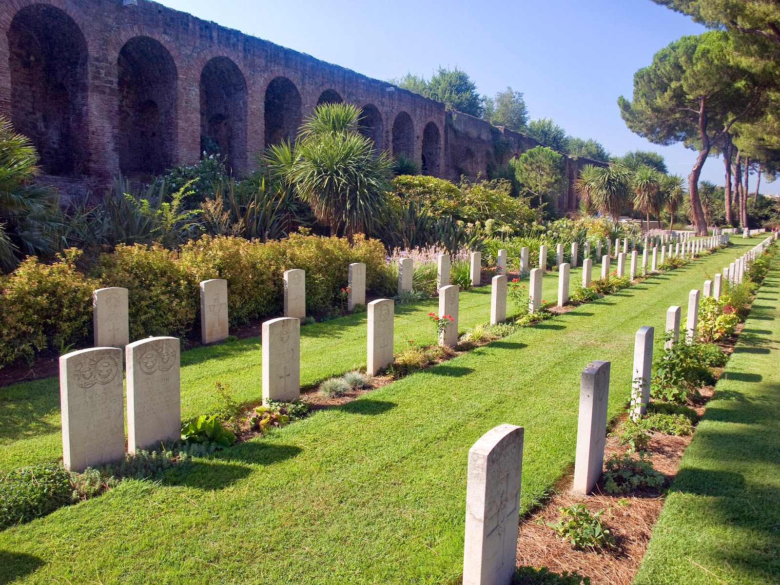 Photo & Poetry: The severe beauty of Rome