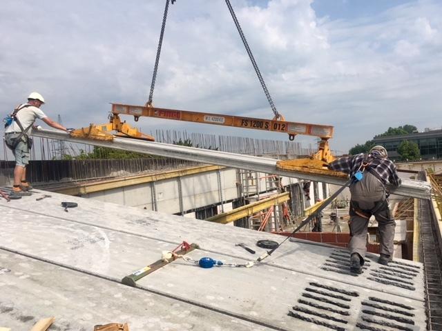 Fingo welfsels onder helling: Kinderdagverblijf en 6 Woningen te ...