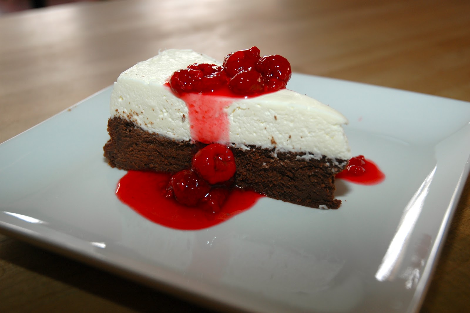 Country Comfy Corner: White Chocolate-Fudge Torte Cake