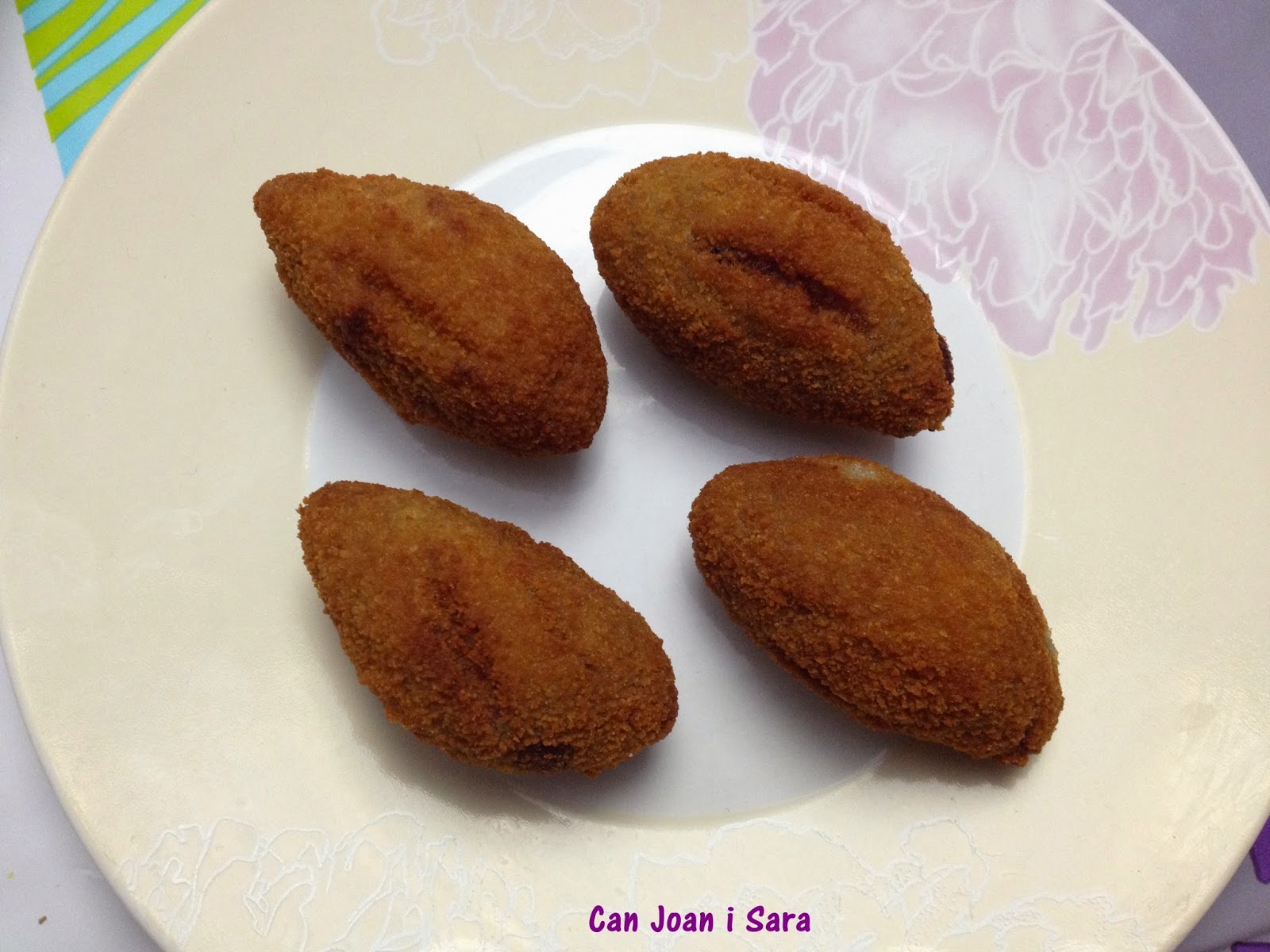 CAN JOAN I SARA: CREMA DE CALABACIN, ZANAHORIA Y GAMBAS / CROQUETAS DE ...