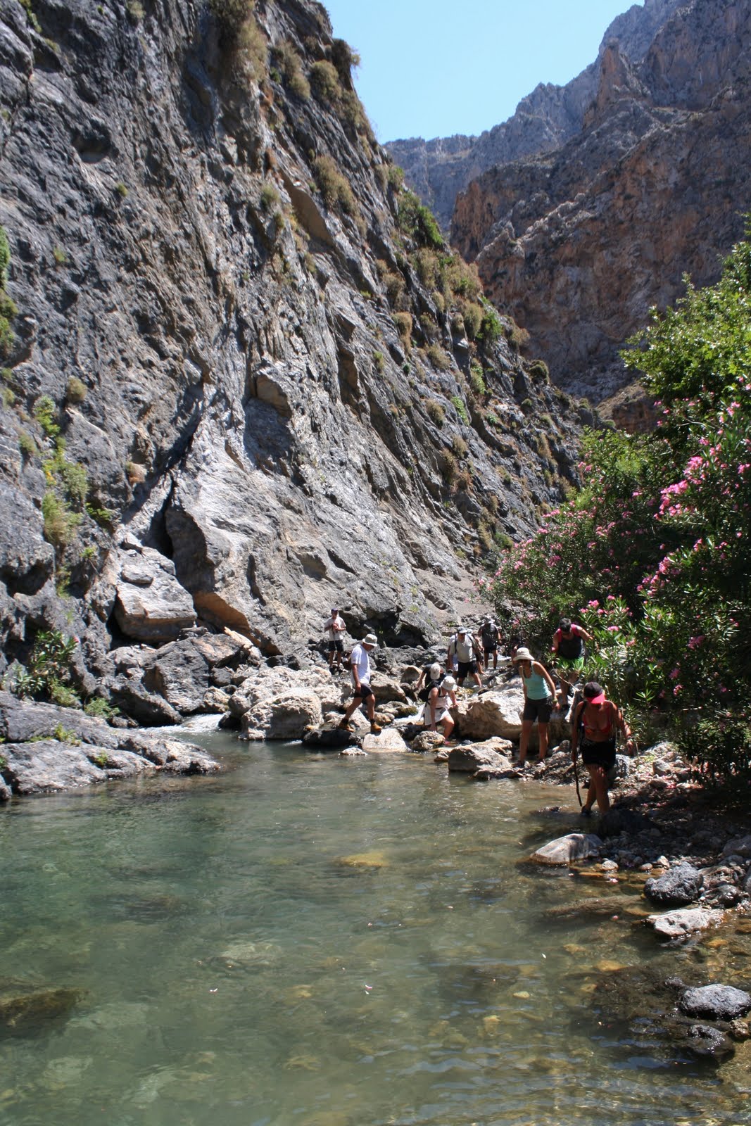 EXPLORE MOUNTAINS: ΚΟΥΡΤΑΛΙΩΤΙΚΟ ΦΑΡΑΓΓΙ (ΜΟΝΗ ΠΡΕΒΕΛΗ)