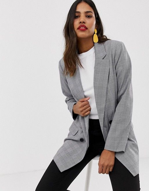 7 eye catching outfits you'll be scared to miss if you want to be the ...