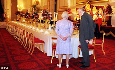 "Tweedland" The Gentlemen's club: THE ROYAL TABLE / At the King's Table ...