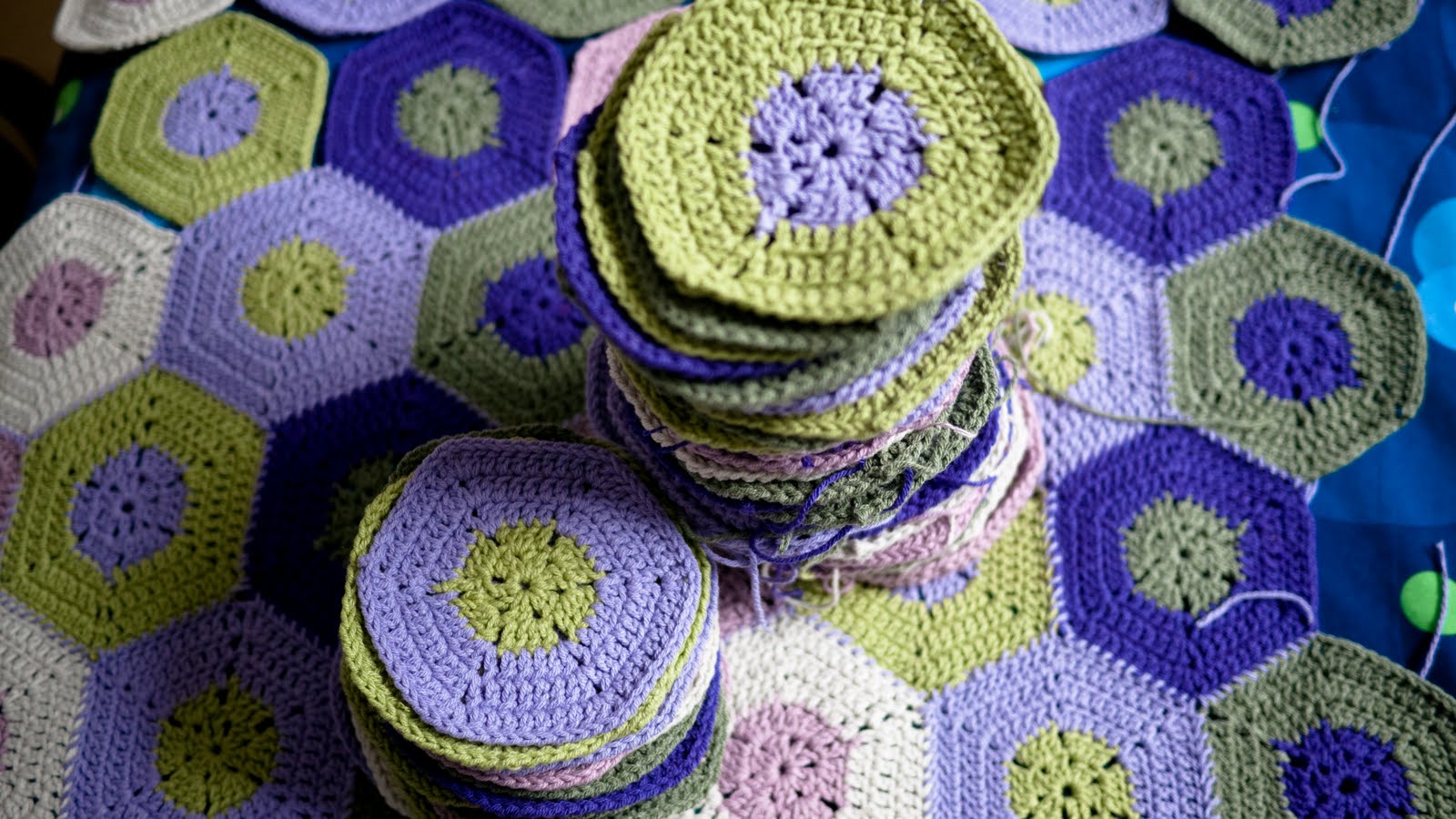 Frizzle Circle: Crochetoholic