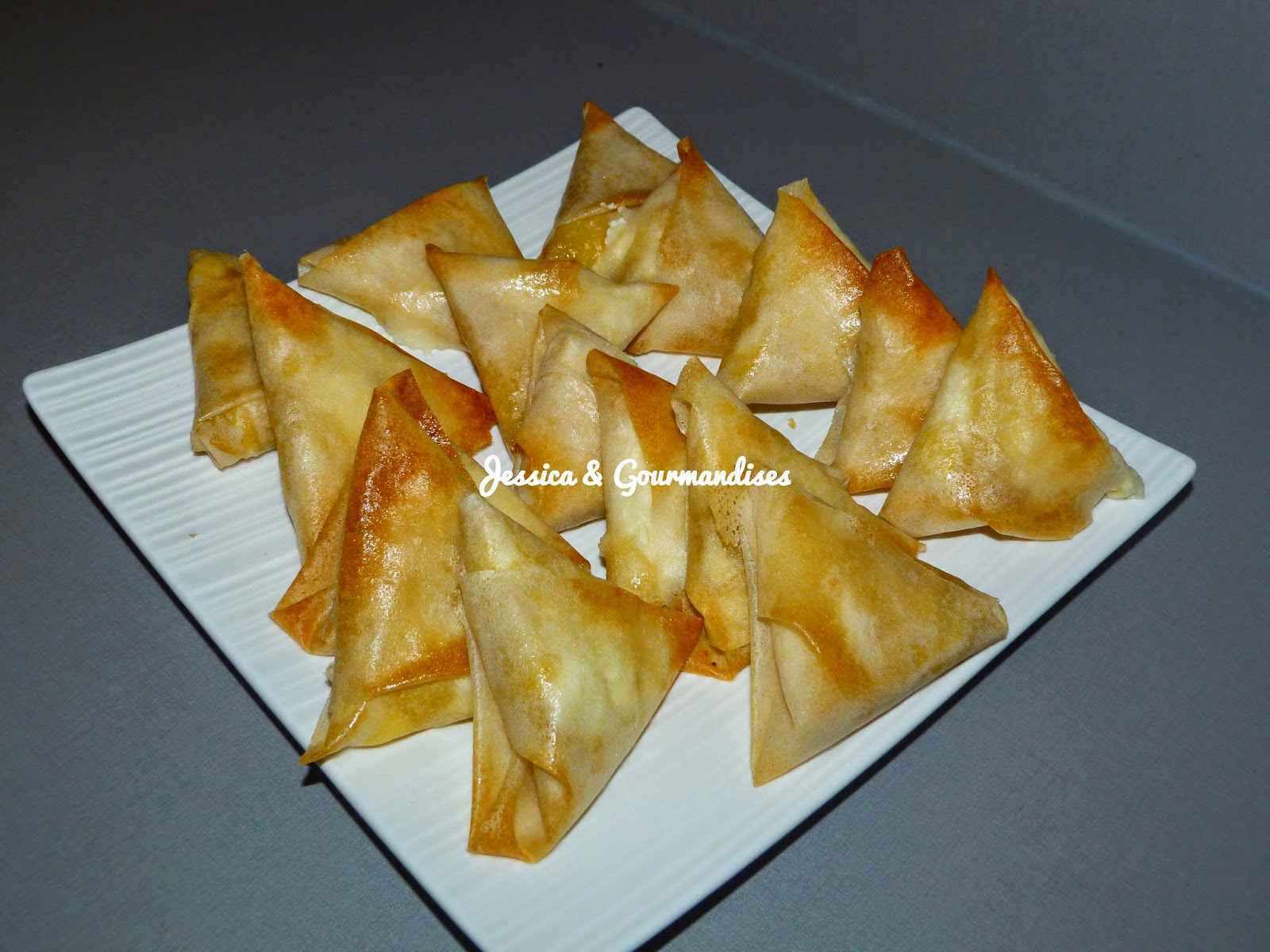 Jessica & Gourmandises: Bricks aux pommes, miel et au fromage de chèvre