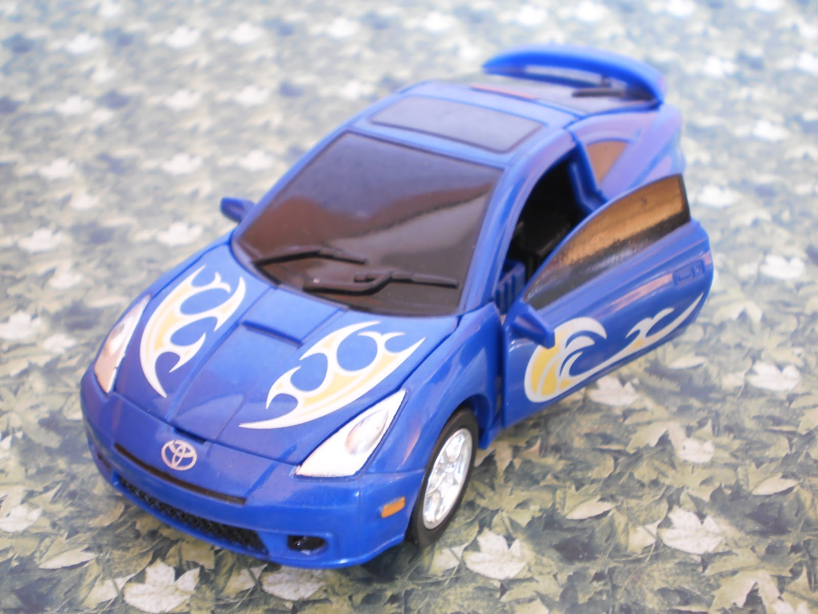 Mil robots: Road bot: Inspirado en transformers