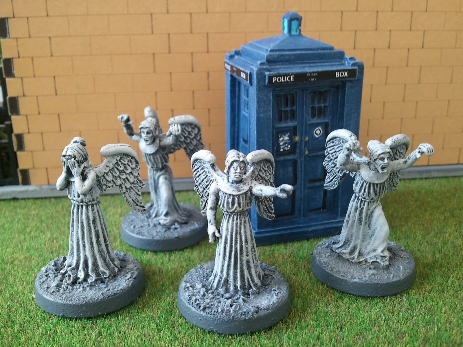 Level 2: Doctor Who - 11th Doctor & Angels.
