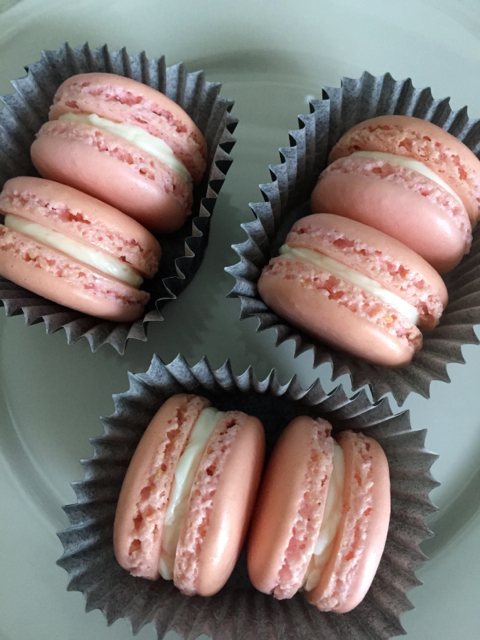 Heidi's Mix: Rose Macarons