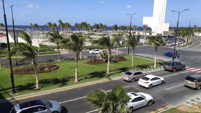 Jeddah Daily Photo: Jeddah Sculpture "The Seagull"