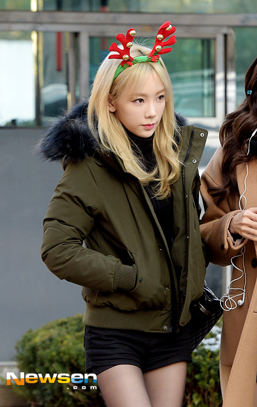 TaeTiSeo has arrived at Music Bank for their 'Dear Santa' comeback ...