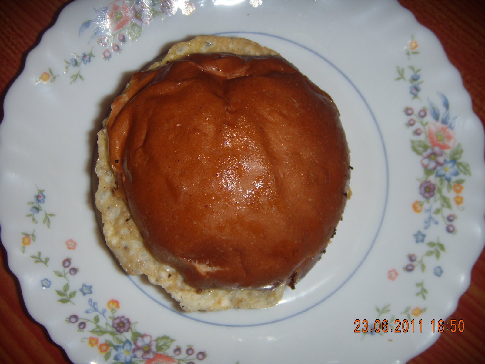 ESSENCE OF AUTHENTIC COOKING WITH THE RYTHM OF SPICES: Omelette Burger