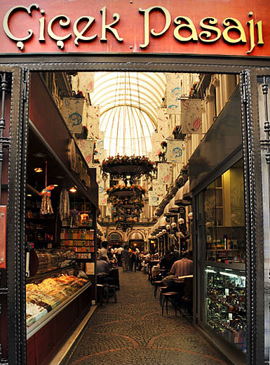 Pasaj nedir ne demektir? Anlamı - Laf Sözlük