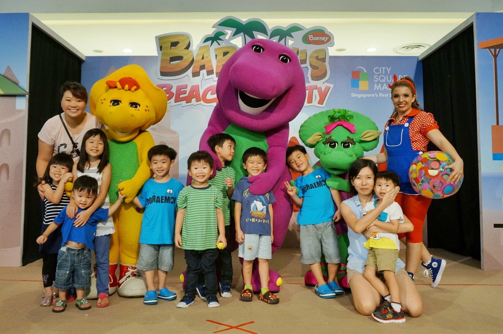 Barney’s Beach Party ‘Live’ On Stage