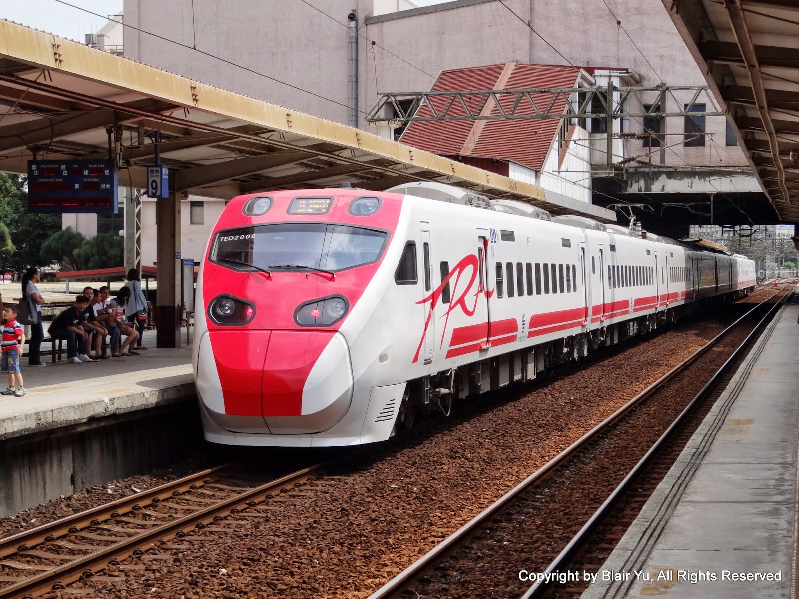 Blair's 鐵道攝影: TEMU2006傾斜式電聯車 (普悠瑪號 Puyuma Express)