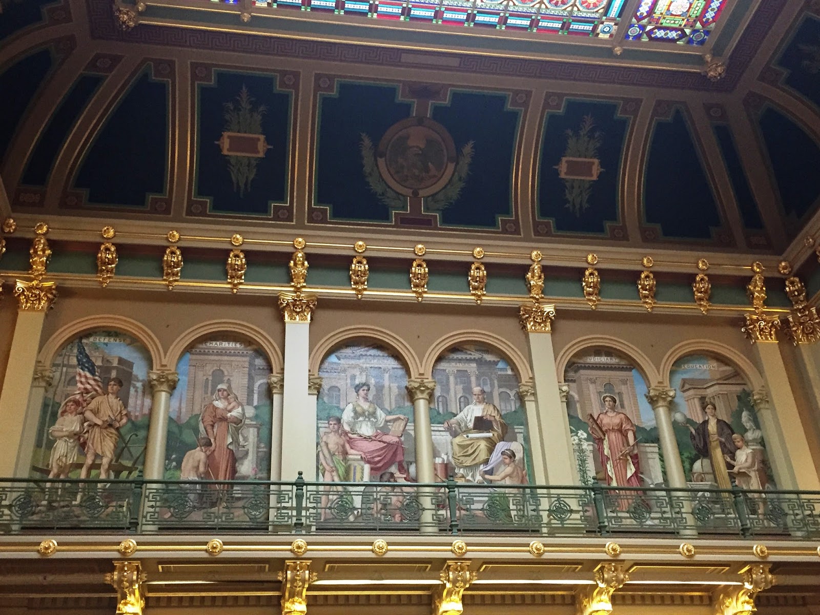 Souvenir Chronicles: DES MOINES, IOWA: STATE CAPITOL BUILDING INTERIOR