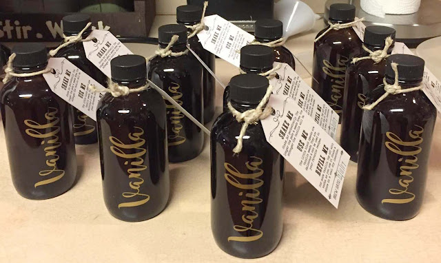 Frieda Loves Bread: Bottles & Labels for Homemade Vanilla Extract