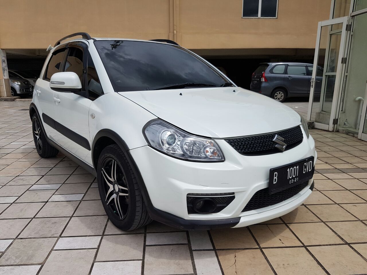 SX4 RC1 limited AT 2011. white. OTR hanya......139jt ( MAAF SUDAH SOLD)