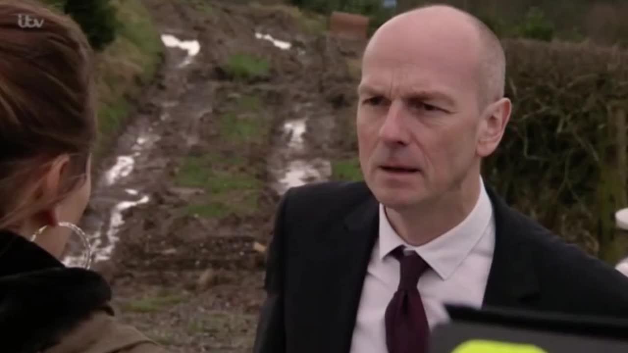 Coronation Street Blog: Coronation Street copper is Sally Metcalfe's cousin