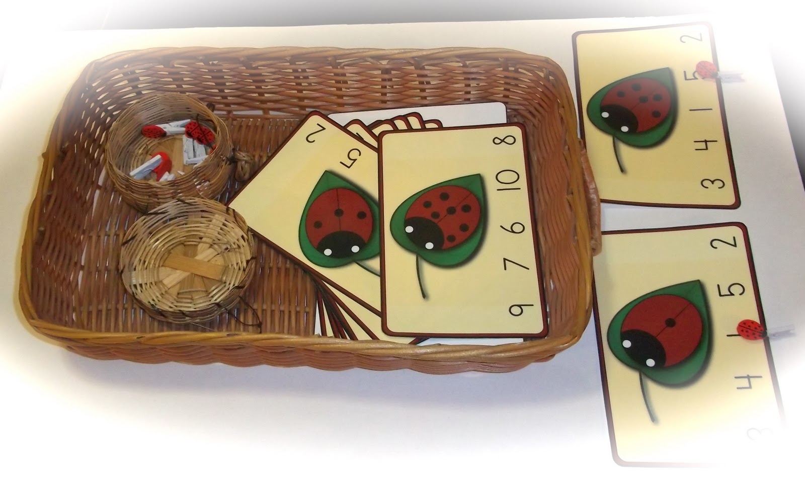 The Helpful Garden: Ladybug Number Matching Game - Clothespins