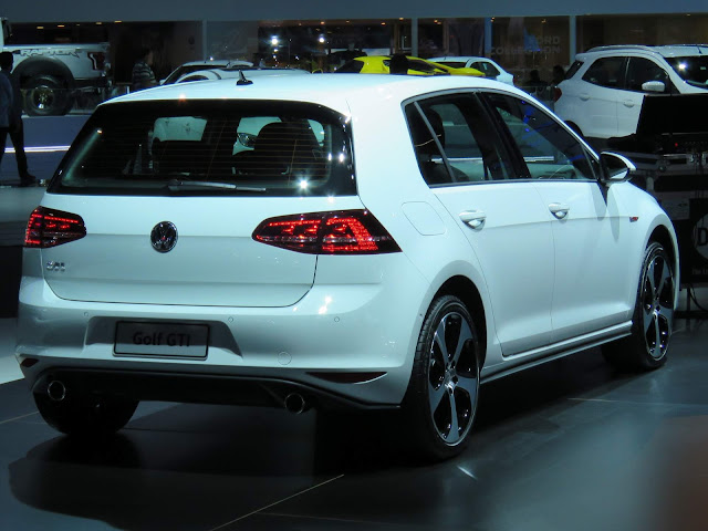 VW Golf TSI 2017: Comfortline, Highline e GTI - vídeos, fotos