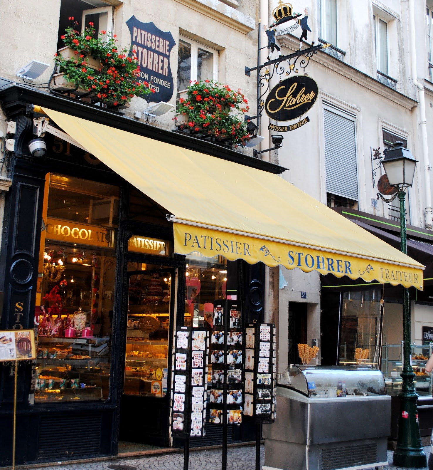 A Coffeeholic's Travel Tale: Patisserie Stohrer @ Rue Montorgueil