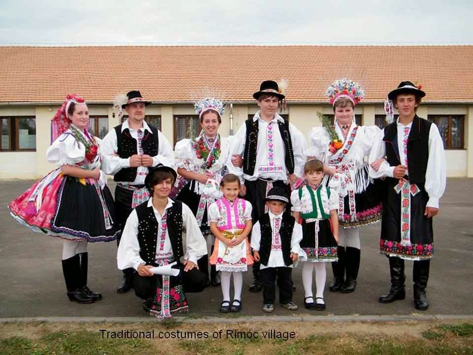 Charms of Rosegarden: Honoring the traditional Hungarian folk-art