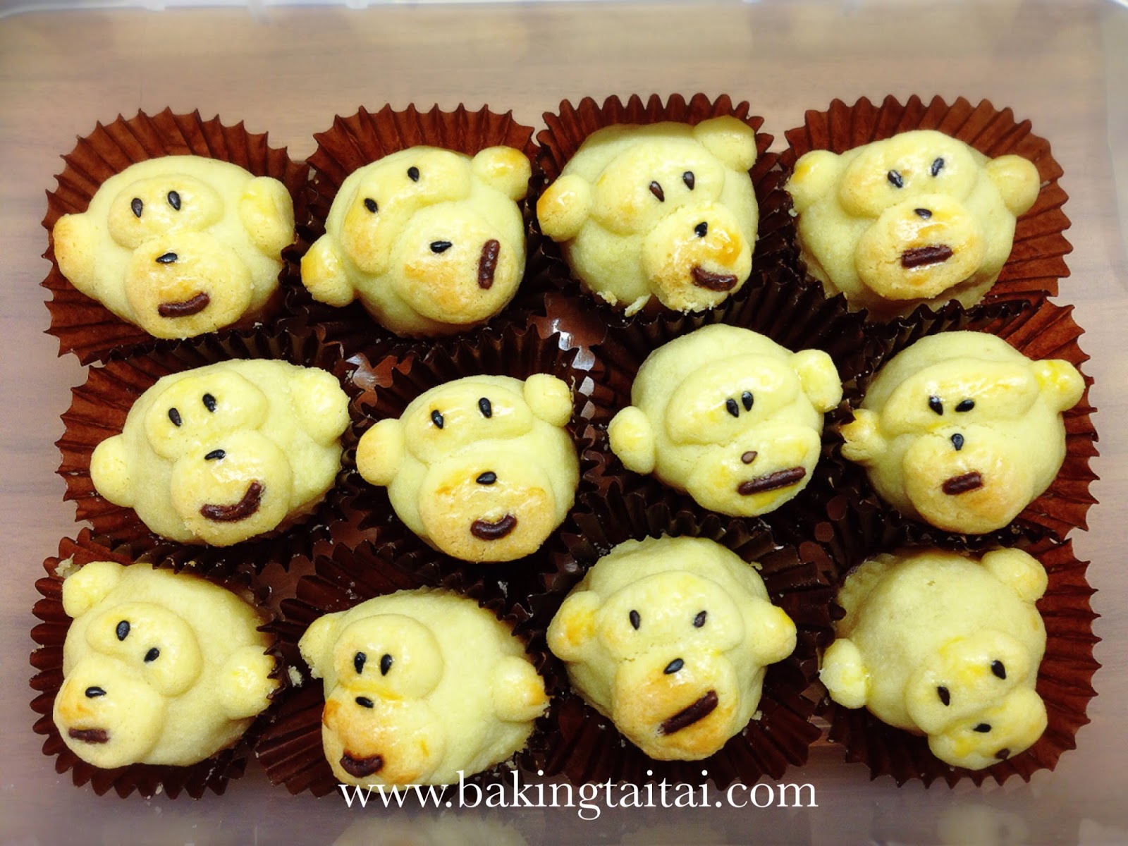 Baking Taitai 烘焙太太: Monkey-design pineapple tarts tutorial 猴子造型凤梨酥教程