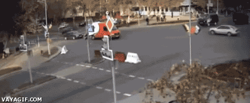 REPLICA AL SILENCIO: 036 Gifs Accidentes Circulacion