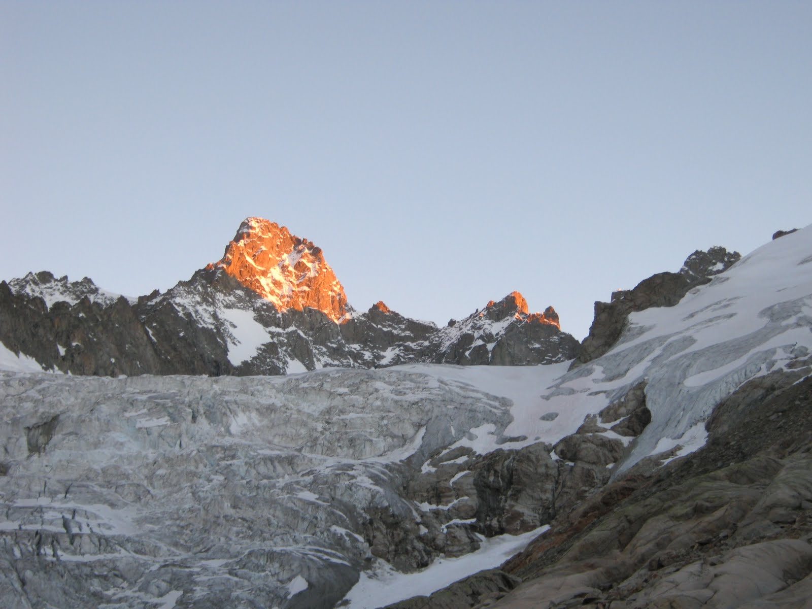 Sommets: Le Mont Dolent - 3823m