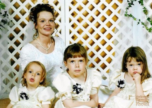 When Wedding Photos Go Wrong: These 30 Awkward Wedding Photographs You ...