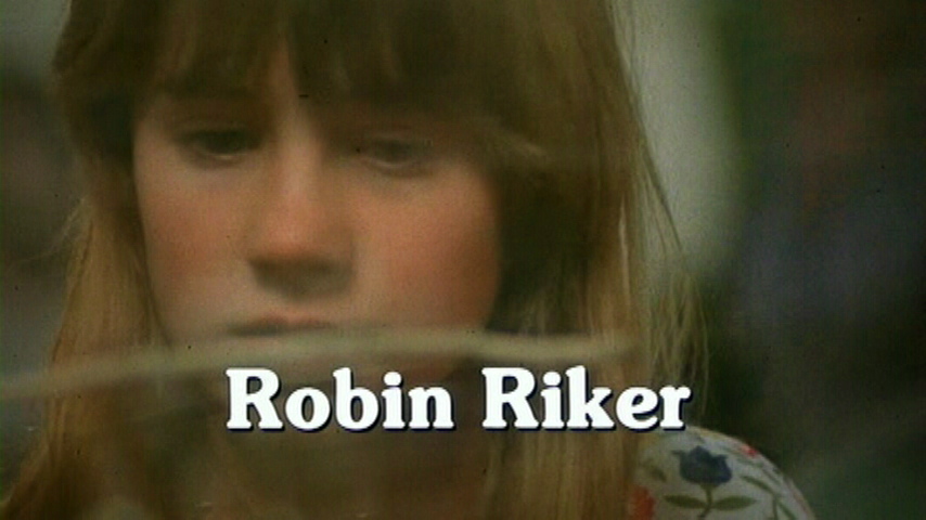 cult film freak: LESLIE BROWN AS ROBIN RIKER IN ALLIGATOR