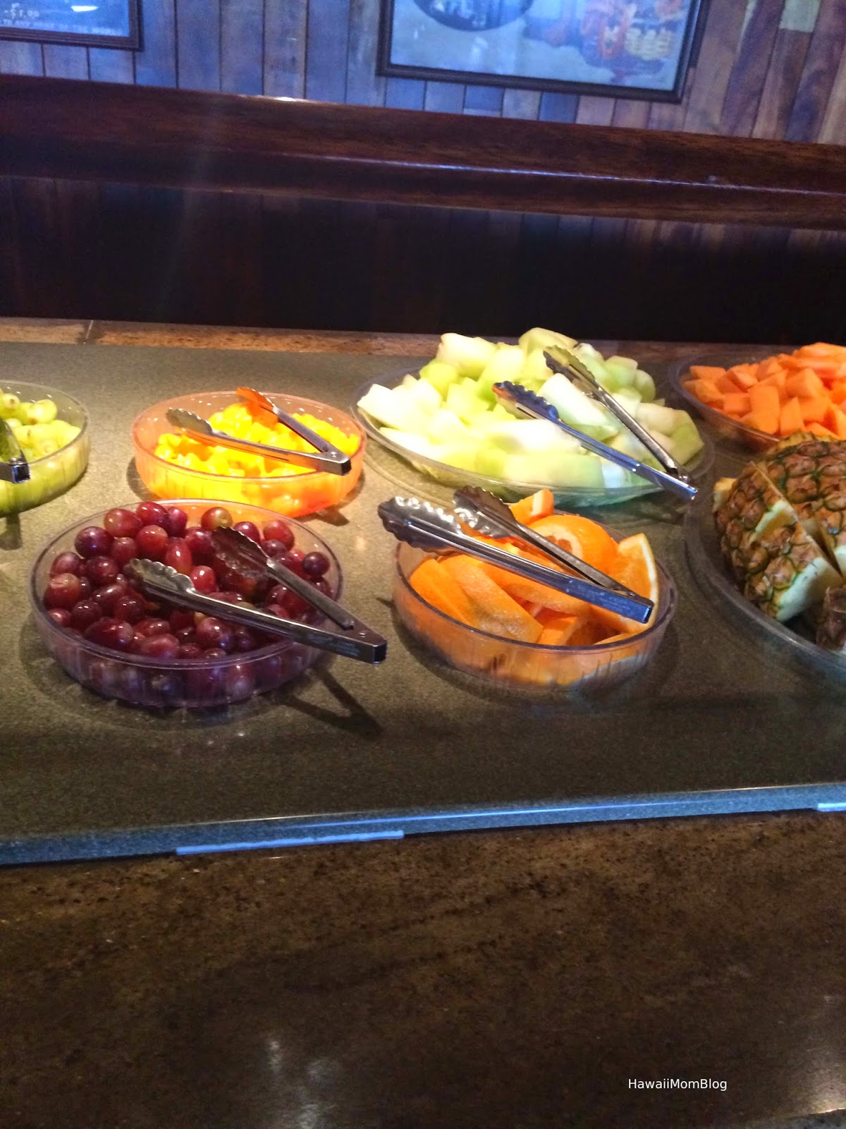 Hawaii Mom Blog: Duke's Waikiki