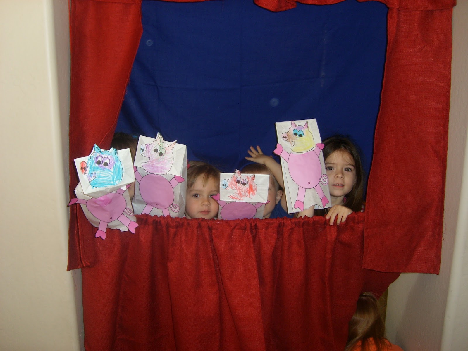 Chipman's Corner Preschool: 3 Little Pigs Puppet Show