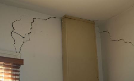 Penyebab Dinding Rumah Retak dan Cara Mengatasinya - Rancangan Desain ...